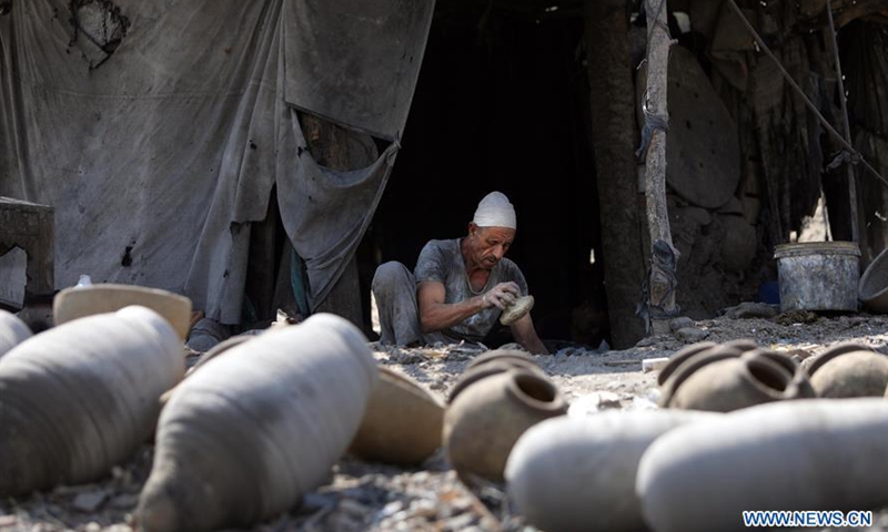 Egyptian village wins fame for adopting ancient pottery making ...