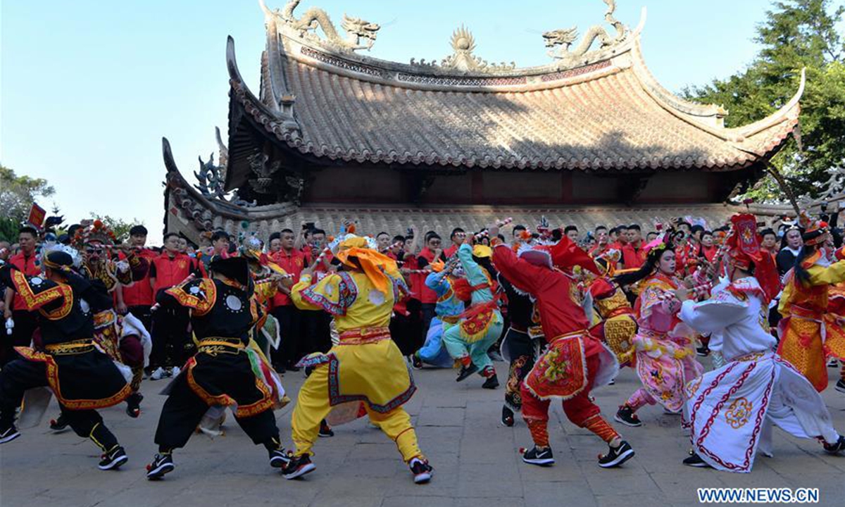 Statue of Chinese sea goddess Mazu lifted for parade in Fujian - Global ...