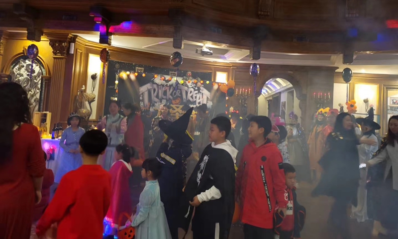 Chinese trade face masks for monster masks for Halloween celebrations ...