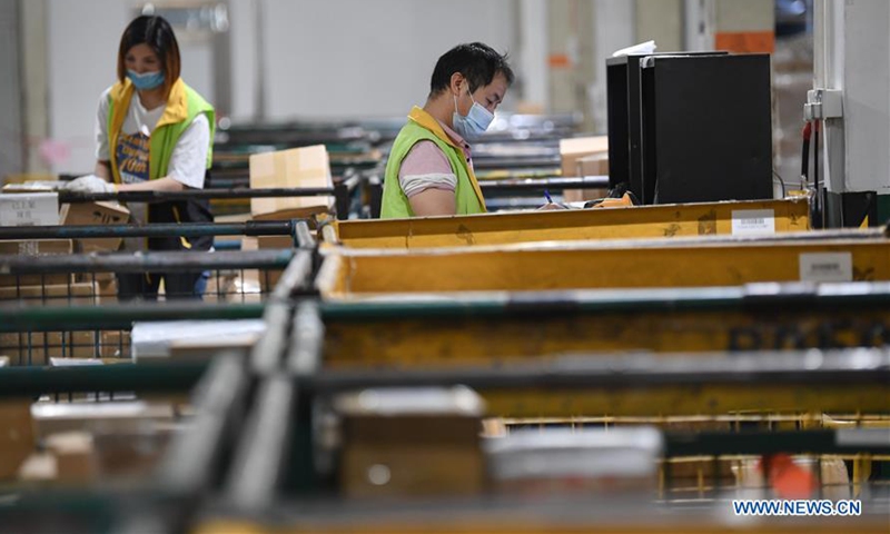 China's logistics sector maintains expansion in October - Global Times