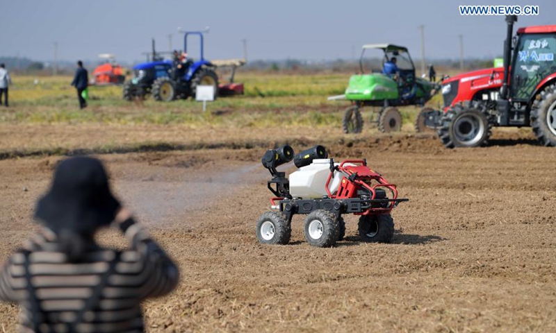 Farming devices displayed at intelligent farm in China's Jiangxi ...