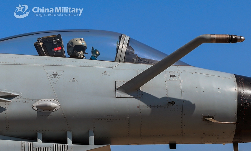 J-10 fighter jets hit ground targets - Global Times