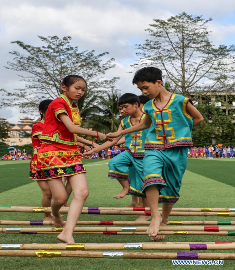 Bamboo dance competition held at middle school in Hainan - Global Times