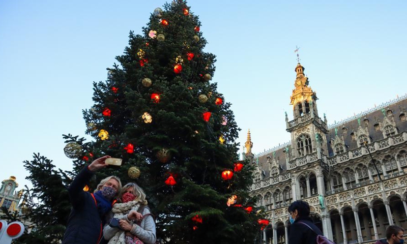 Christmas tree decorated at Grand-Place in Belgium - Global Times