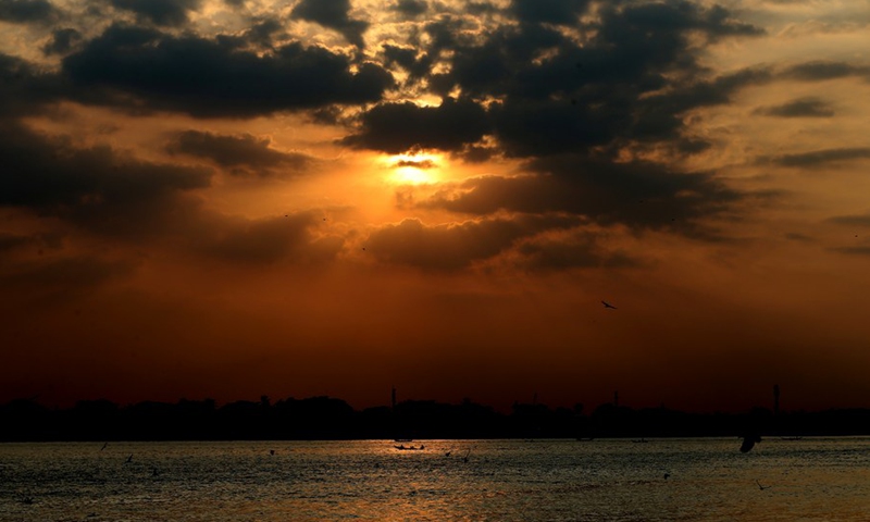 Sunset scenery at Botahtaung harbour in Yangon, Myanmar - Global Times