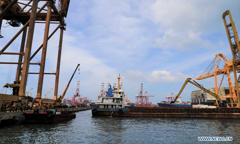 Chinese company begins construction to expand Colombo Port terminal ...