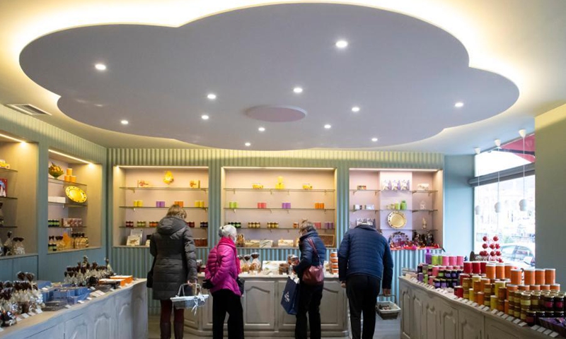 Confectioner makes candies in Nice, France - Global Times