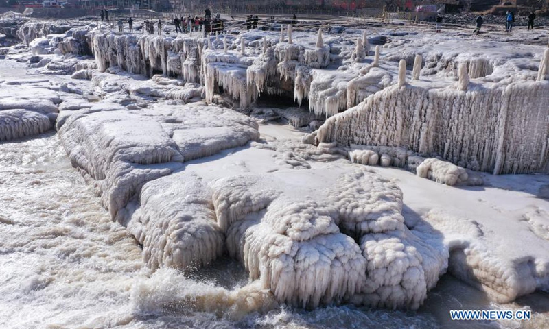 Winter scenery at Hukou Waterfall scenic spot - Global Times