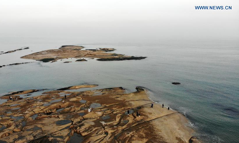 Tourists visit lighthouse scenic area in Rizhao City - Global Times