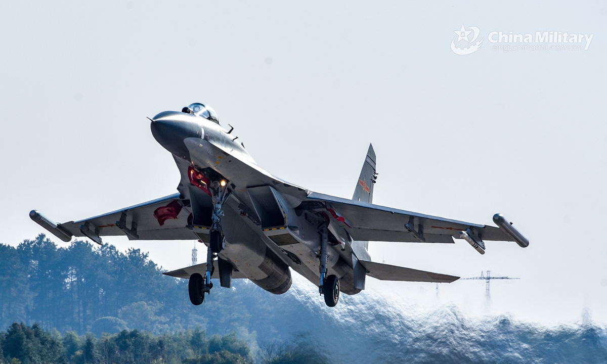 Fighter jets reach runway before takeoff - Global Times