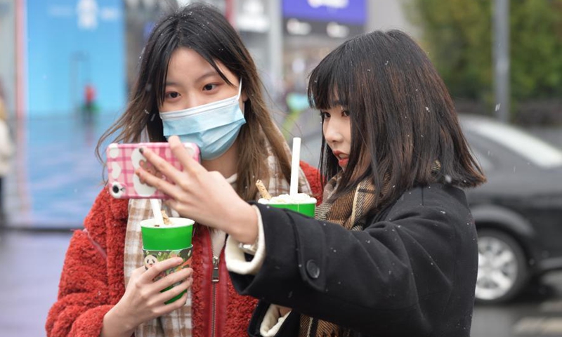 Snow hits China's Chengdu - Global Times