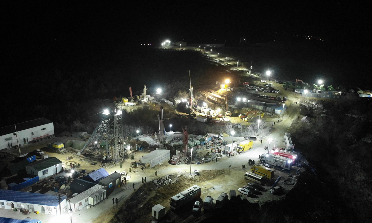 Trapped miners connect with rescuers via phone - Global Times