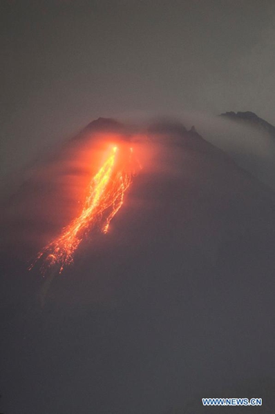 Mount Merapi spews volcanic materials in Indonesia - Global Times