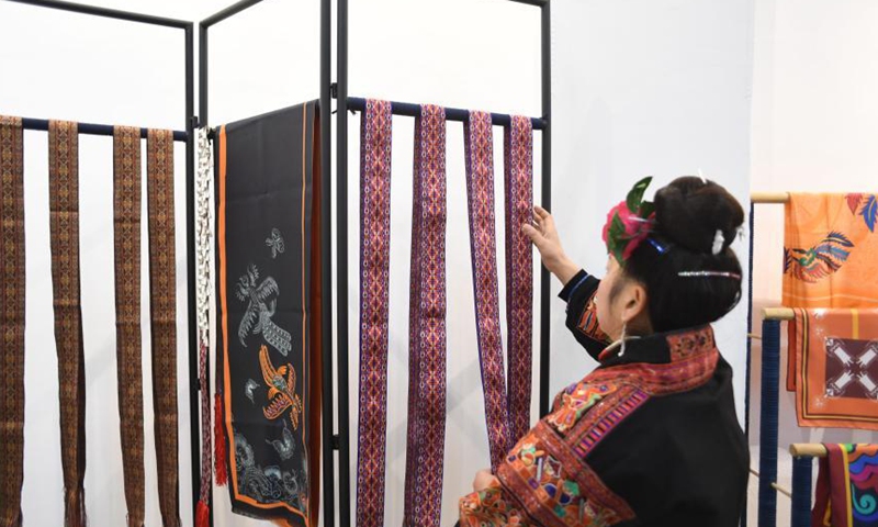 Local women make embroidery works in Shibing County, Guizhou - Global Times