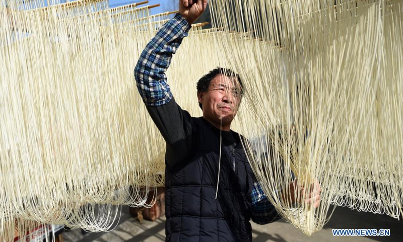 Traditional process of handmade noodles in Zhejiang - Global Times