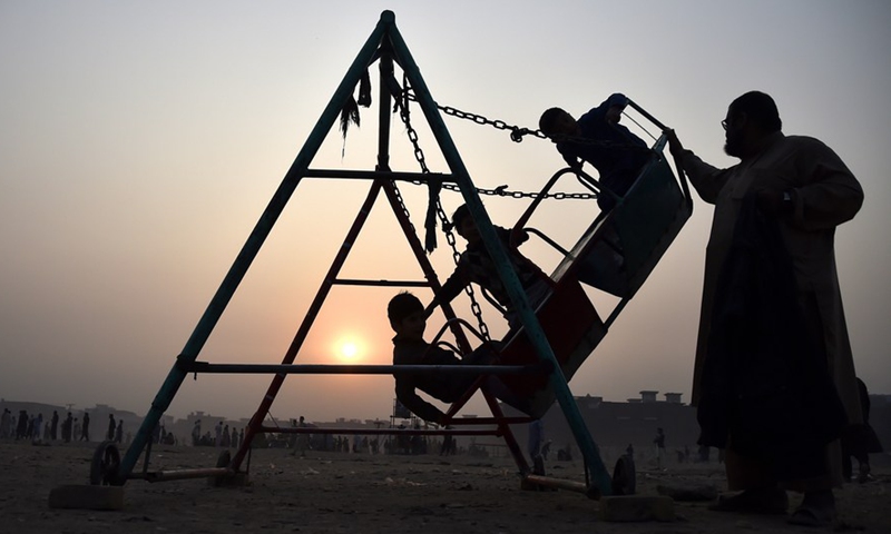 Daily life at sunset in Pakistan's Peshawar - Global Times