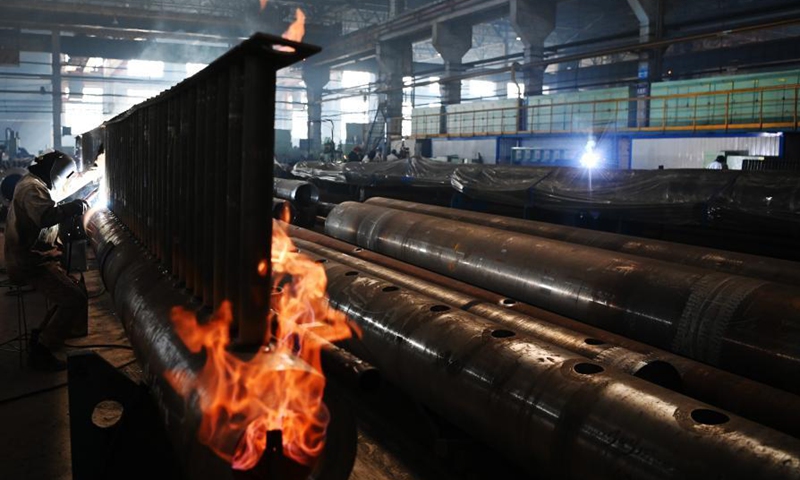 Workers busy at workshop of Harbin Boiler company - Global Times