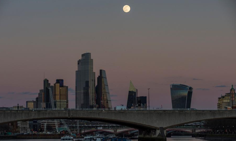 Full moon seen above City of London - Global Times