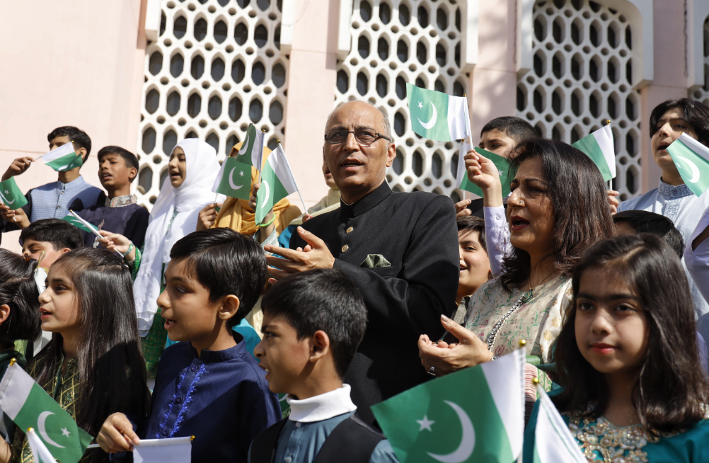 People celebrate Pakistan Day at the Pakistan Embassy in Beijing ...