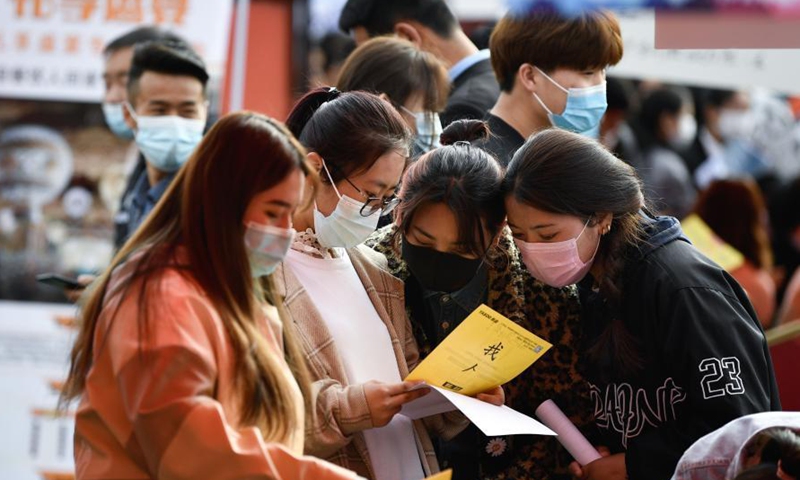 Spring campus job fair for graduates of 2021 held in NW China's Qinghai ...