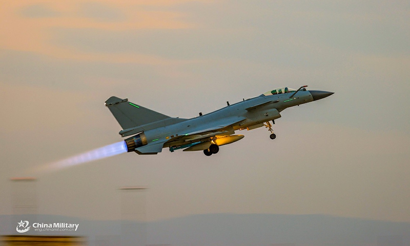 Fighter jet takes off during flight training - Global Times
