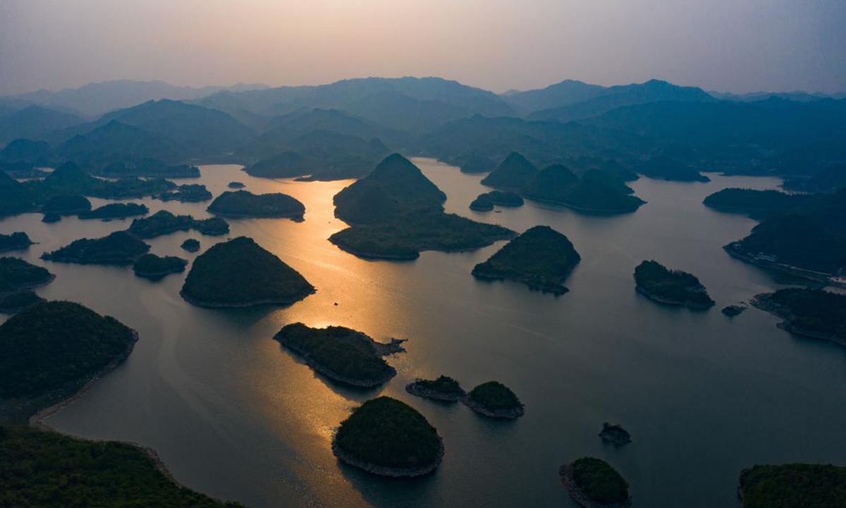 Scenery of Baihua Lake at dusk in Guiyang, Guizhou - Global Times