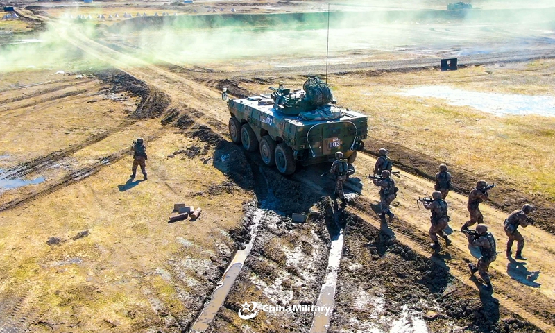 Engineering and chemical defense element conducts tactical training ...