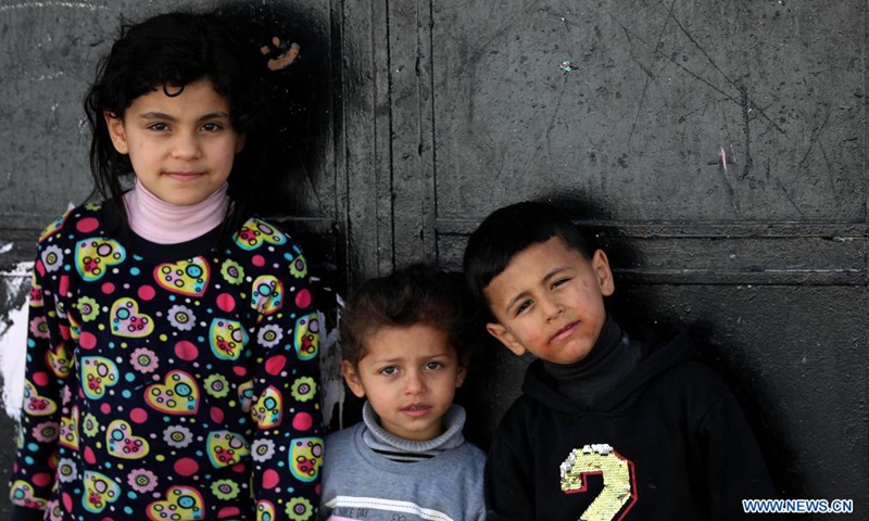 Palestinian children play in Balata refugee camp - Global Times