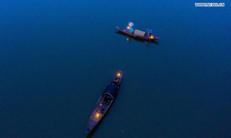 Night view of Sandu Fishing Village in Zhejiang - Global Times
