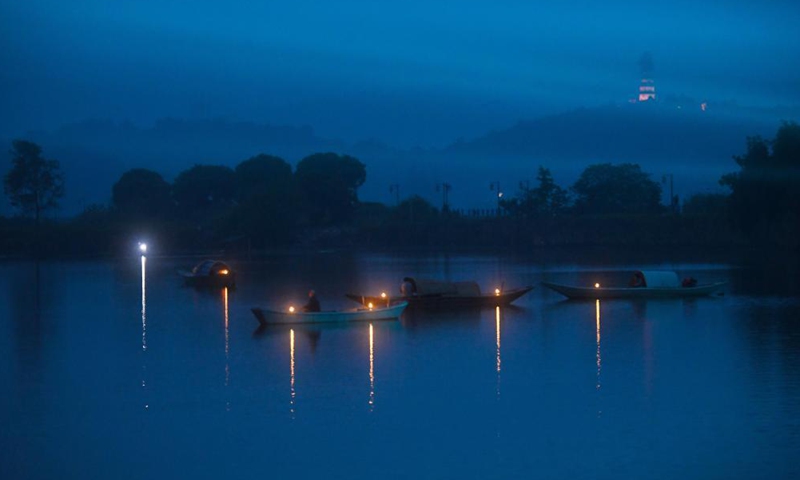 Night view of Sandu Fishing Village in Zhejiang - Global Times