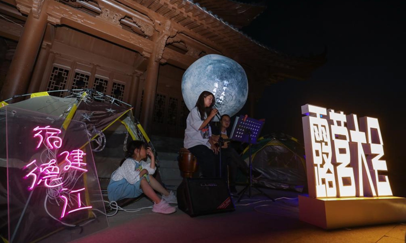 Visitors enjoy night time in Yanzhou ancient city - Global Times