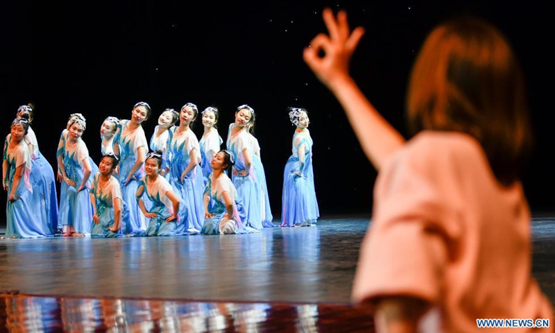 Pic story of dancing group with hearing-impaired members - Global Times