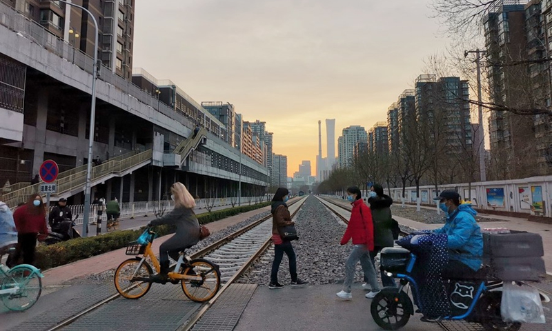 InPics: Beijing commuters - Global Times