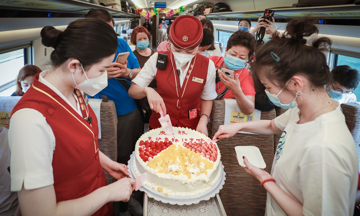Onboard celebration - Global Times