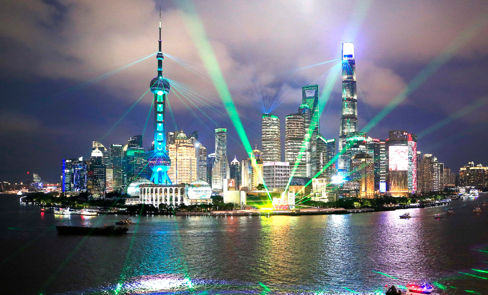 Expat communities in Shanghai amazed by light show and send best wishes ...
