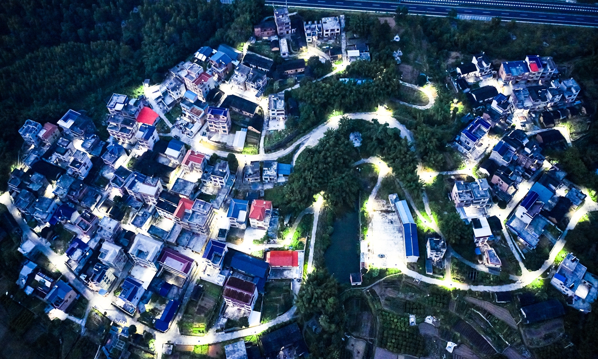 Solar lights up village nights - Global Times