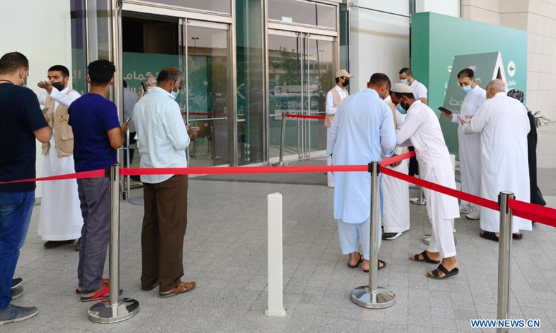 People receive COVID-19 vaccines in Saudi Arabia - Global Times
