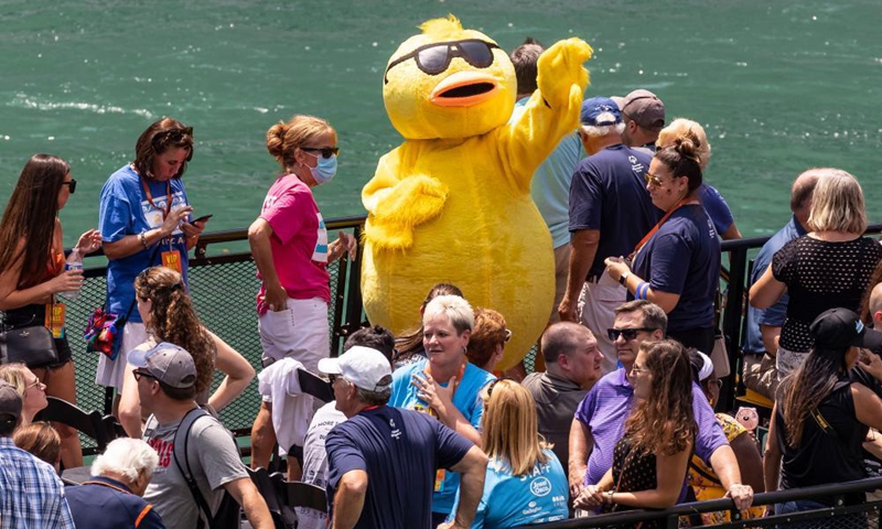 Rubber ducks dumped into Chicago River to raise funds for Special ...