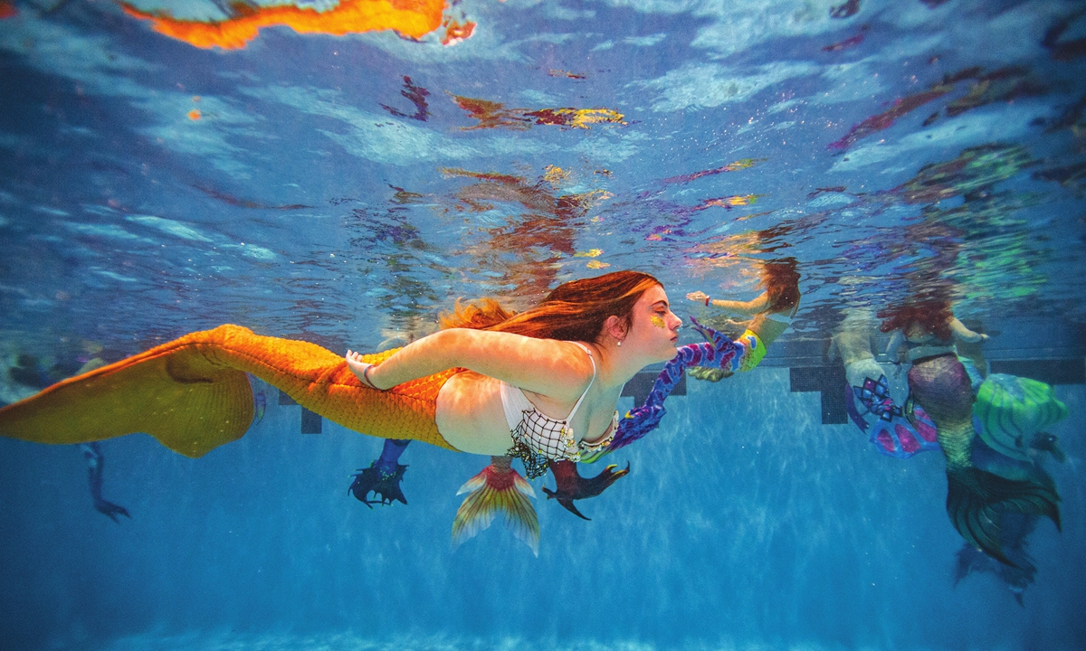 Part of our world: Mermaid hobbyists mingle at dedicated convention in ...