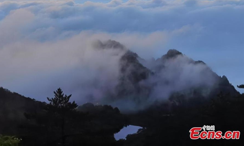 Enchanting sunset scenery of Mount Huangshan in E China's Anhui - Global Times