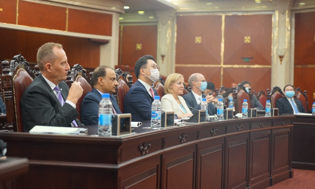 Foreigners introduced to Shanghai's local legislature to better ...