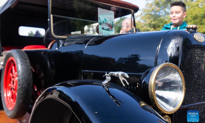Vintage cars exhibited in Athens - Global Times
