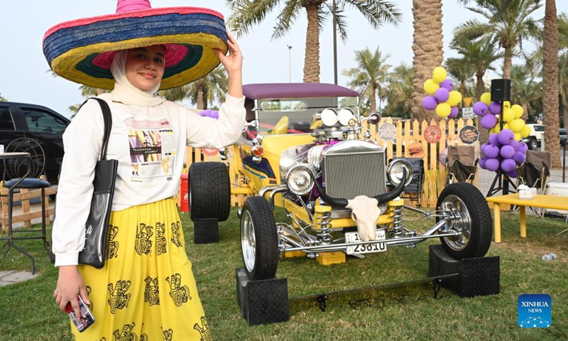 People visit classic car show in Hawalli Governorate, Kuwait - Global Times