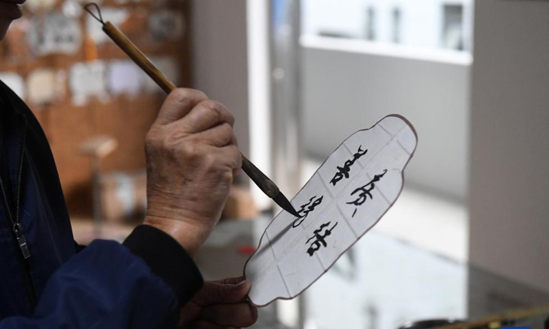 Making of Guilin bamboo circular fan in S China's Guangxi - Global Times