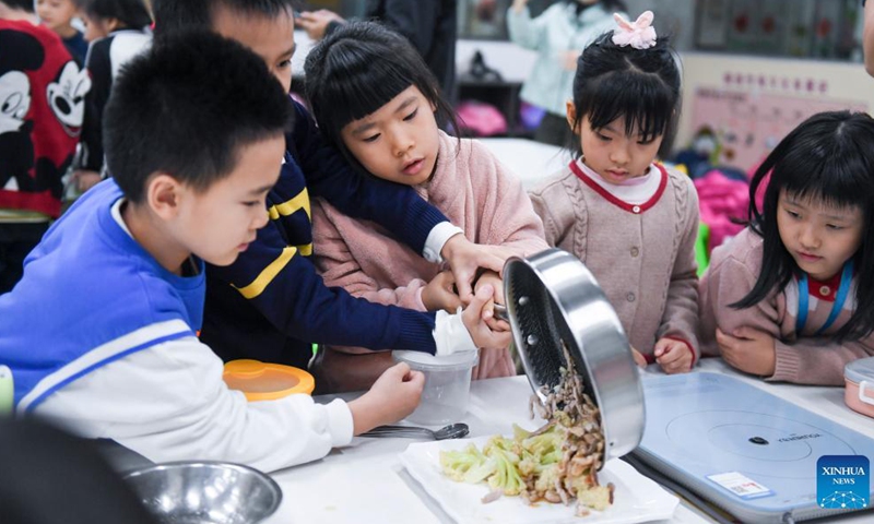 Students attend after-school "Masterchef Class" - Global Times