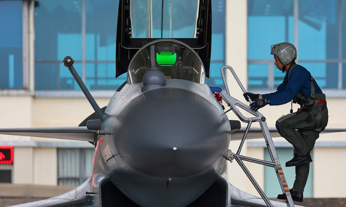 Combat aviation brigade stages flight training - Global Times