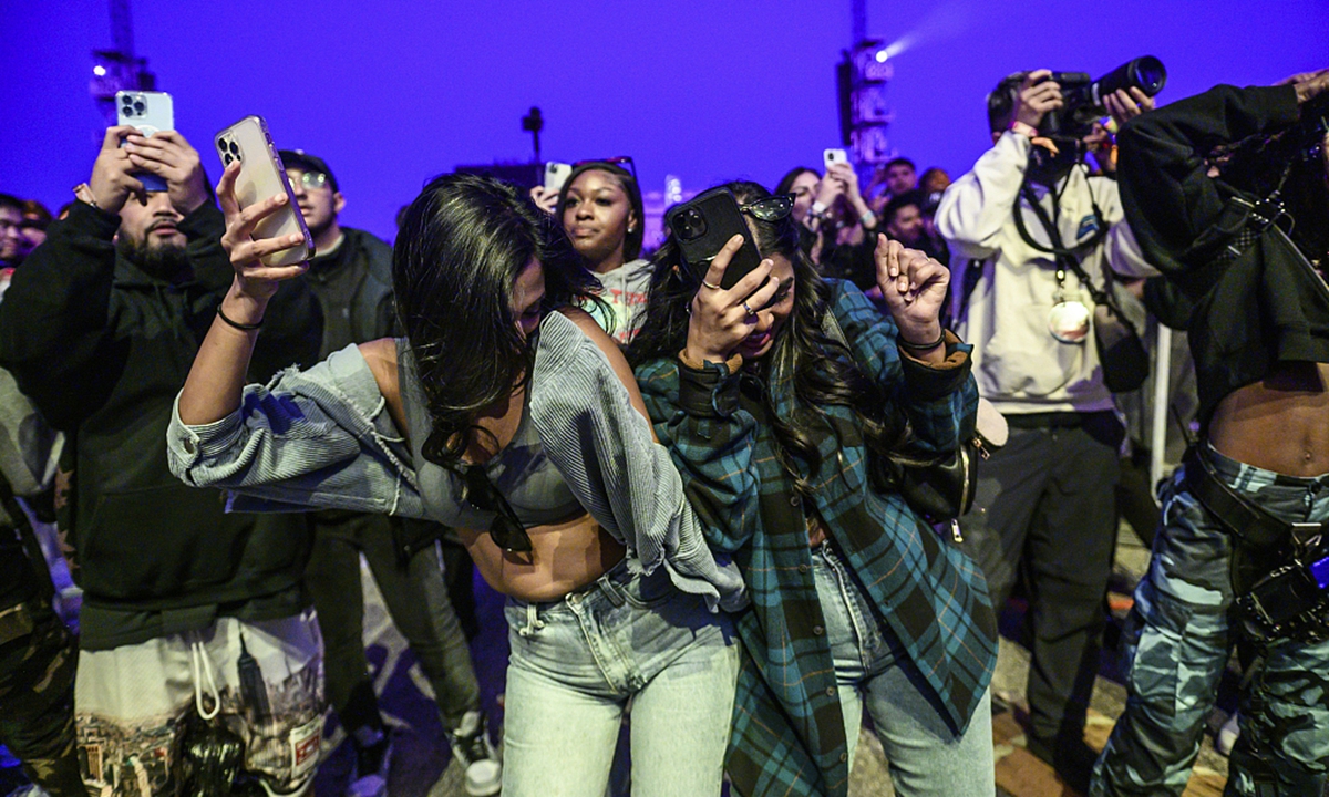 Death toll of U.S. Houston concert stampede rises to 9 - Global Times