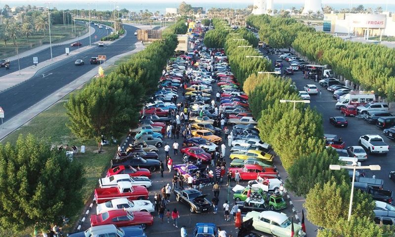 People visit classic car show in Kuwait City - Global Times