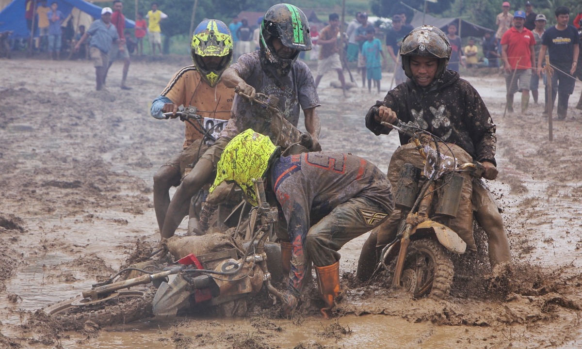 Out of the way! - Global Times