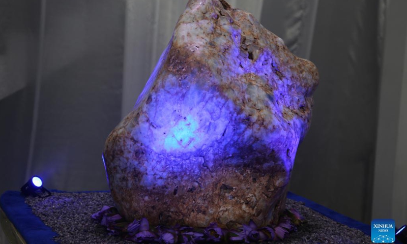 Giant natural blue sapphire on display in Sri Lanka - Global Times